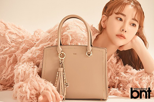 [화보] 뷰티 인플루언서 제플 정호정, ‘XOXO’ 화보서 뽐낸 러블리한 무드 | bnt뉴스