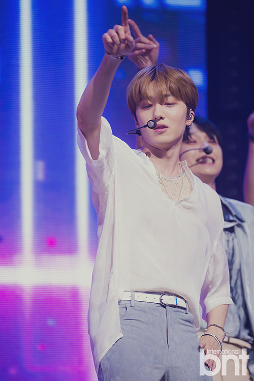 [bnt포토] SF9 찬희 '저 손가락으로 찜할 듯한 눈빛' | bnt뉴스