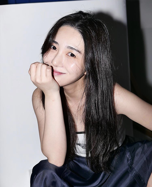 권민아, bnt 화보 촬영 현장서 SNS 라이브로 팬들과 소통 예정 | bnt뉴스