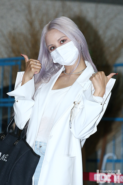 [bnt포토] CLC 손 '비주얼이 엄지 척' | bnt뉴스