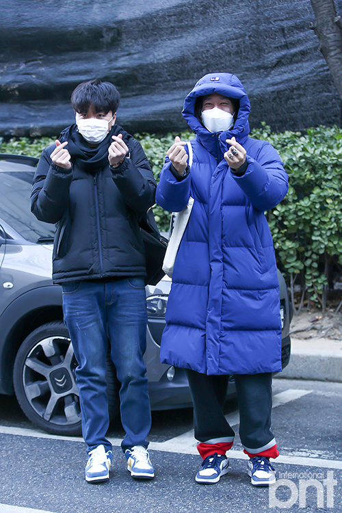 [bnt포토] 비지-타이거JK '귀여운 손가락 하트' | bnt뉴스