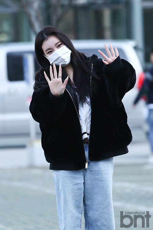 [bnt포토] 모모랜드 주이 '붐붐파워 일일 DJ' | bnt뉴스