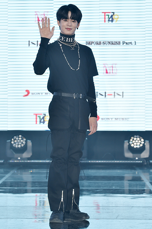 [포토] T1419 온 '이기적인 8등신 비율' | bnt뉴스