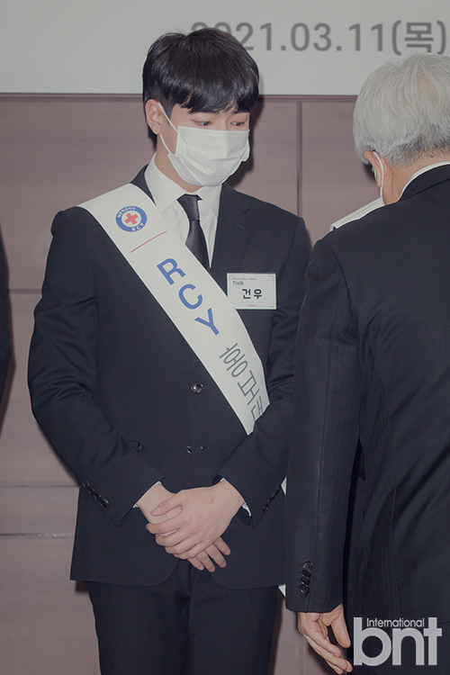 [bnt포토] T1419 건우 '공손할 필요 없는 훈훈함'