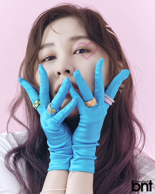 [bnt화보] ‘KNOCK’ 권진아 “‘뉴트로 장인’ 박문치와 콜라보, 보드게임으로 성사된 유쾌한 만남” | bnt뉴스