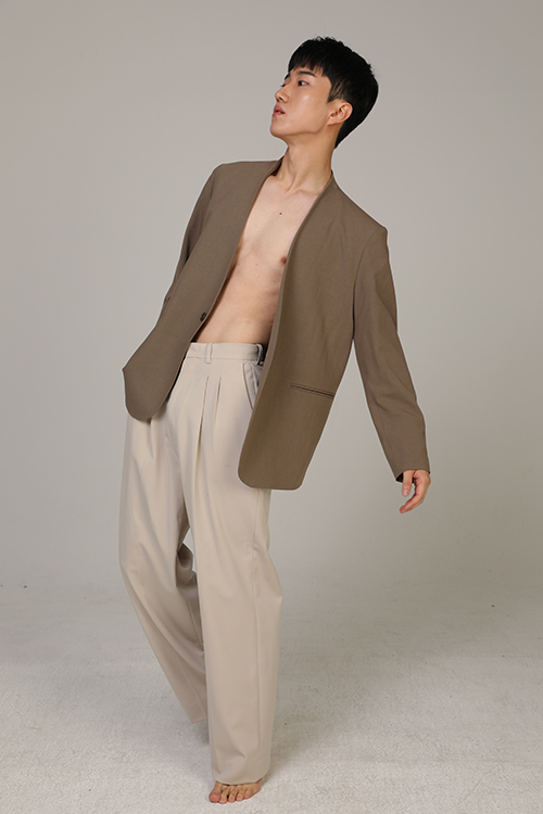 [포토] 모델 채병은 '스타일리쉬 포즈'(2021 GLOBAL K-TOP MODEL) | bnt뉴스