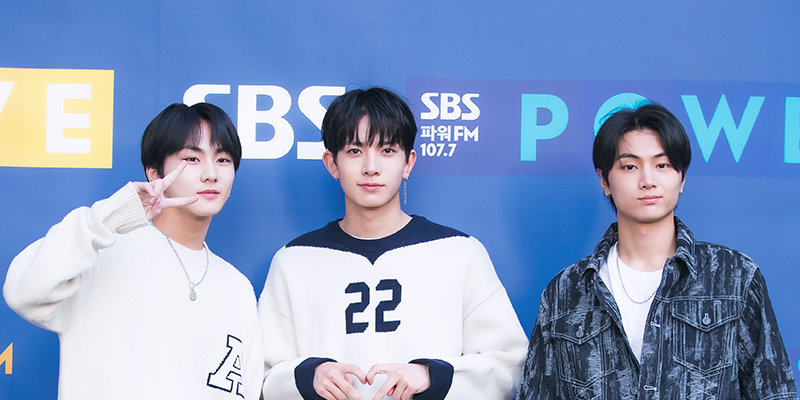 [bnt포토] 엔하이픈 정원-희승-제이 '푸른색 배경이 찰떡' | bnt뉴스