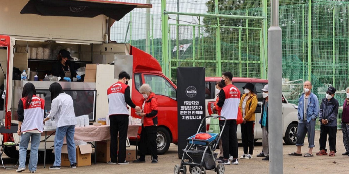 YG, 포항 태풍 이재민 위해 밥차 봉사활동 | bnt뉴스