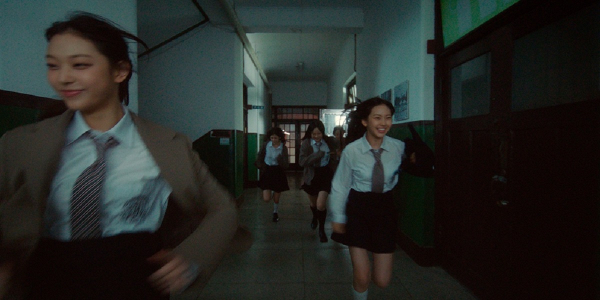 뉴진스, 신곡 ‘Ditto’ 뮤비 티저 공개... 내달 2일 컴백 | bnt뉴스