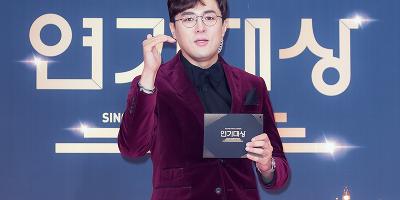 [bnt포토] MC배 '임영웅이 선뜻 허락해준 건행포즈'(KBS연기대상) | bnt뉴스