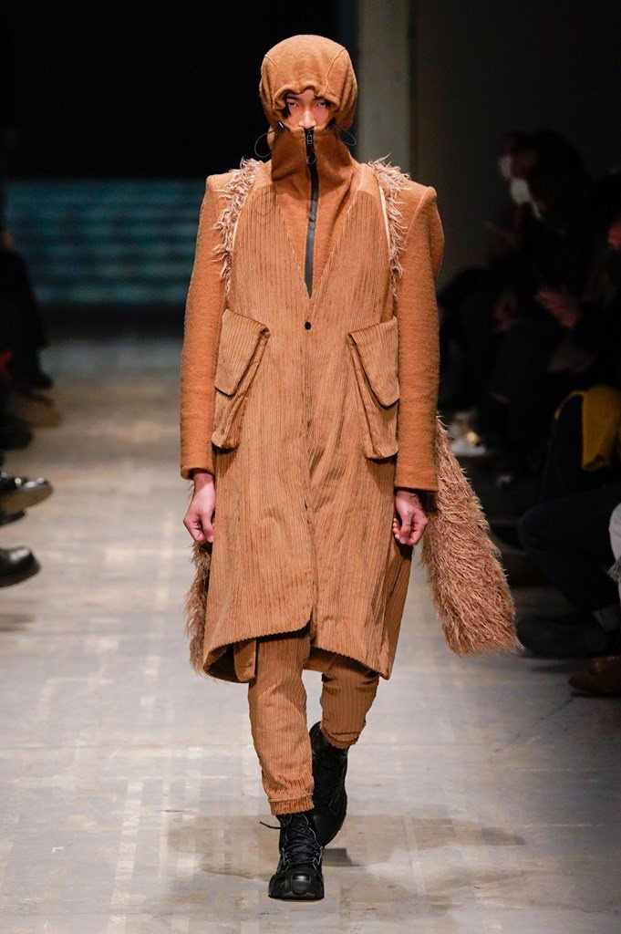 ‘2021 GLOBAL K-TOP MODEL’ 시즌1 김태윤, 4대 패션쇼 무대데뷔 | bnt뉴스