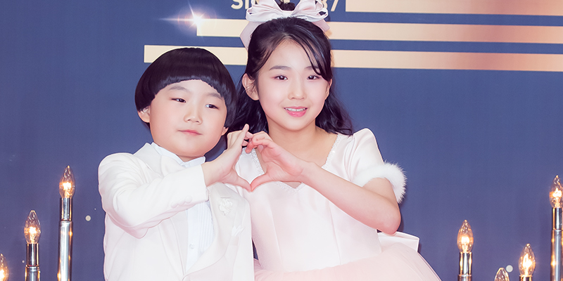 [bnt포토] 김소민-김효경 ''현재는 아름다워'에 사랑둥이들'(KBS연기대상) | bnt뉴스