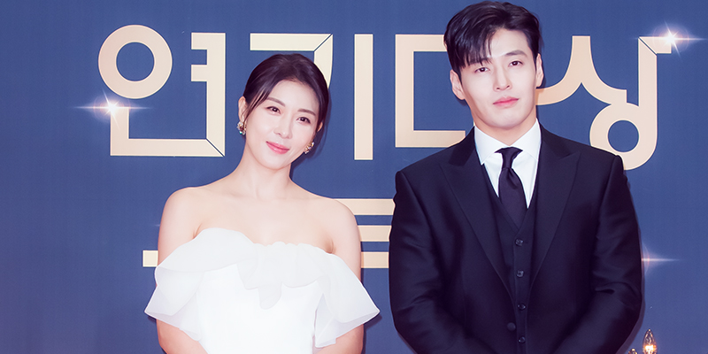 [bnt포토] 하지원-강하늘 '언제나 공손한 주연배우둘'(KBS연기대상) | bnt뉴스