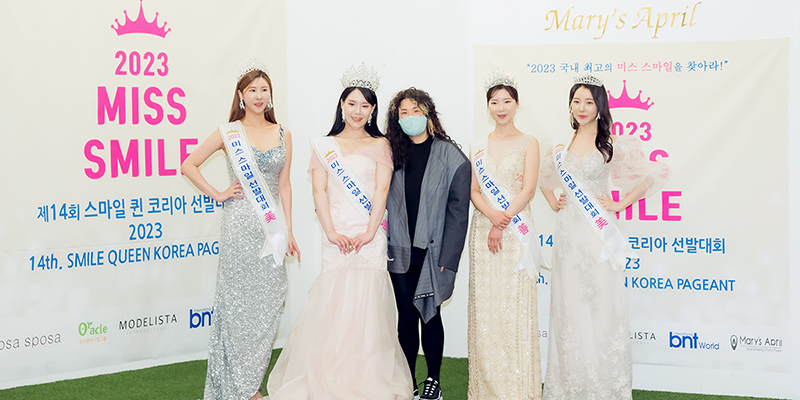 [bnt포토] 기념촬영하는 진선미-로자스포사 대표 최명(미스스마일 2023) | bnt뉴스