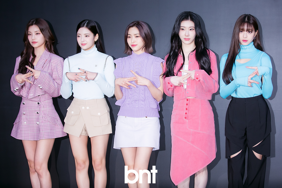 [bnt포토] 있지 '포토타임에 하트 있지' | bnt뉴스