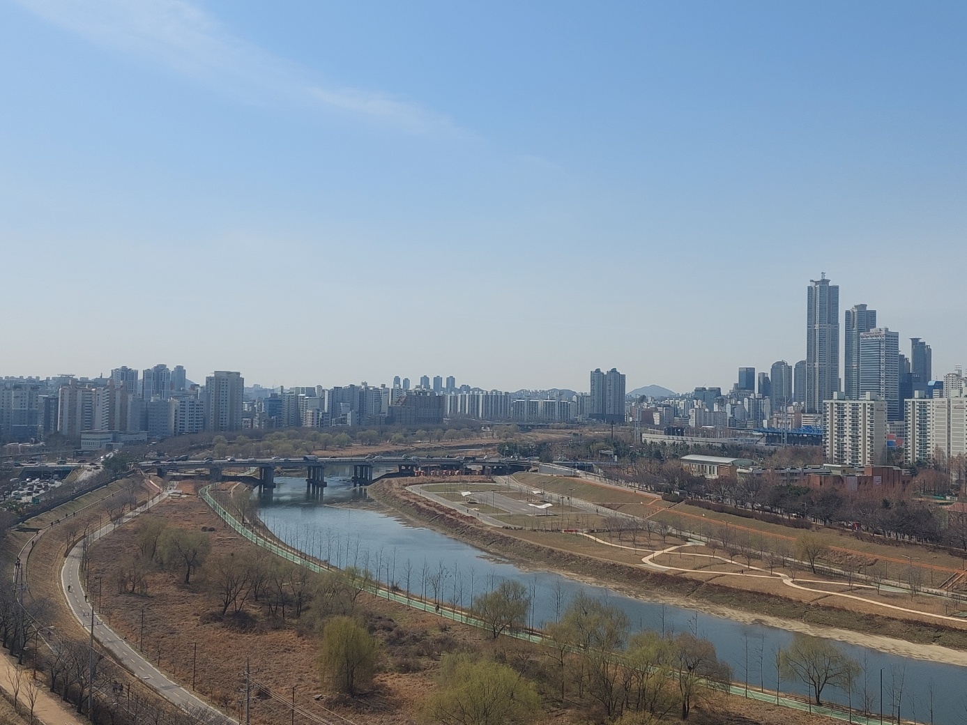 내일날씨, “그래도 봄은 온다” 낮부터 추위 풀려 | bnt뉴스