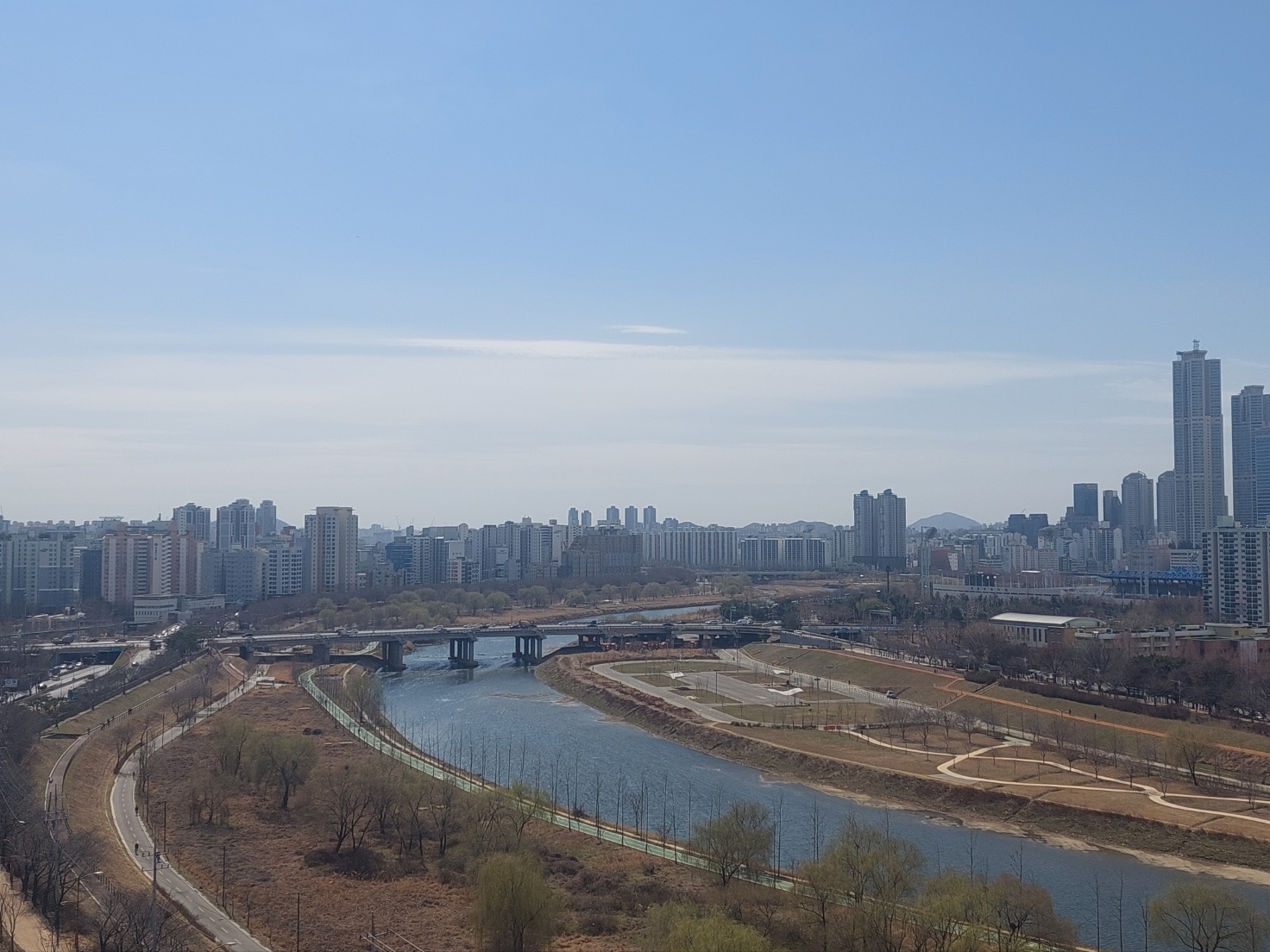 내일날씨, 수도권 5mm비...따뜻한 남서풍 ‘일교차 20도’ | bnt뉴스