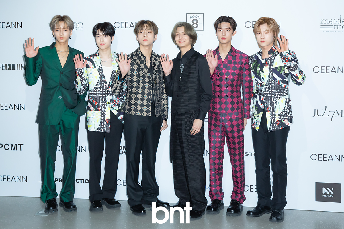 [bnt포토] 엑스디너리 히어로즈 '슈트핏이 예술'(CEEANN 패션쇼) | bnt뉴스