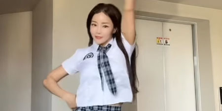 52세 미나, 교복 입고 뉴진스 ‘Ditto’ 첼린지 완벽 소화 “커버 죄송” | bnt뉴스