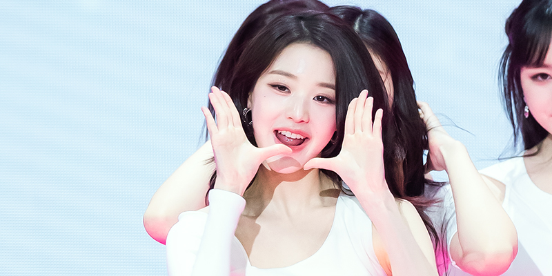 [bnt포토] 아이브 장원영 '거울아 거울아 세상에서 누가 제일 예쁘다고?' | bnt뉴스