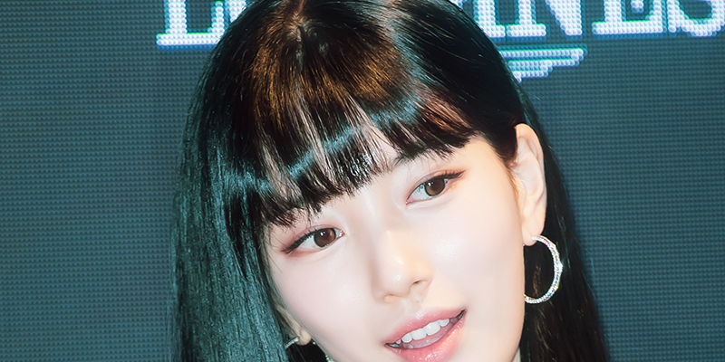 [bnt포토] 수지 '님도 보고 뽕도 따는 센스 넘치는 손가락하트' | bnt뉴스