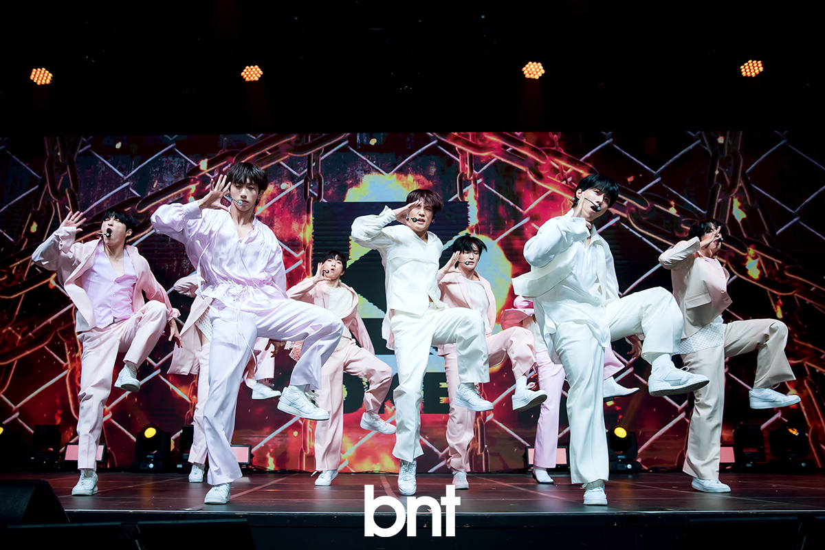 [bnt포토] 다크비 '4세대 아이돌 최강 퍼포먼스' | bnt뉴스