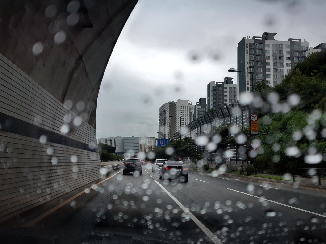 오늘날씨, 낮까지 시간당 60mm 폭우... 서울·강원 낮 기온 30도 이상 | bnt뉴스