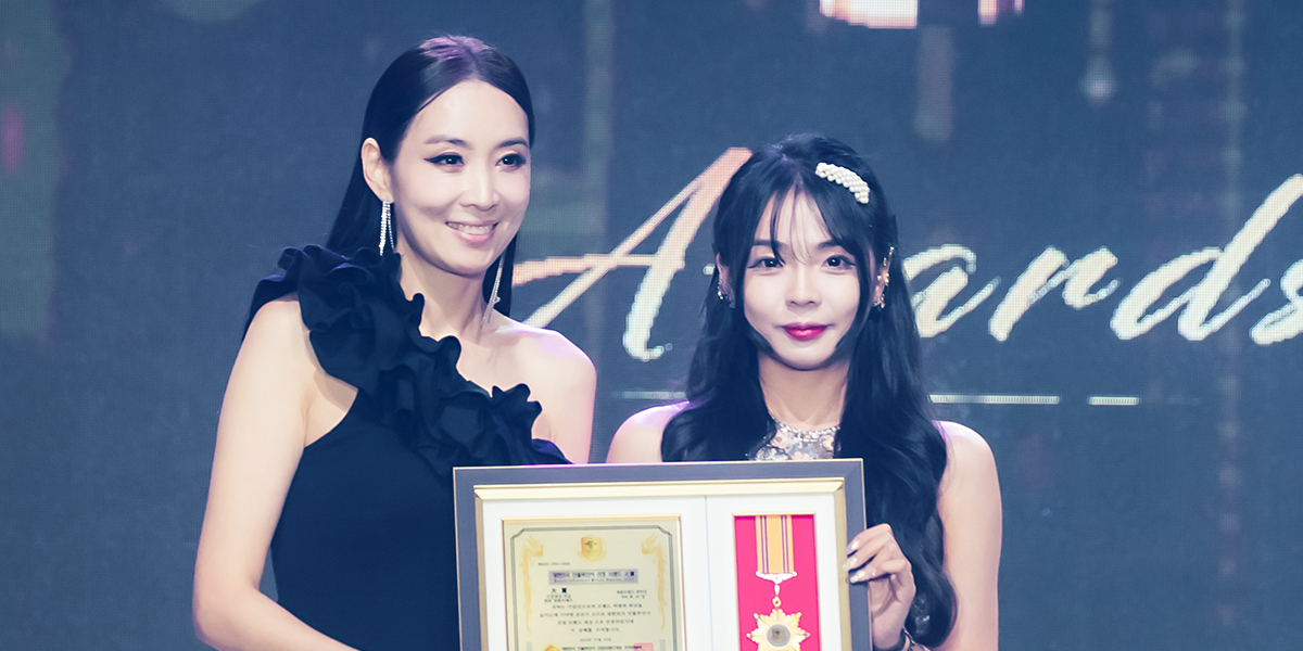 [bnt포토] '기념촬영하는 BJ 제리' | bnt뉴스