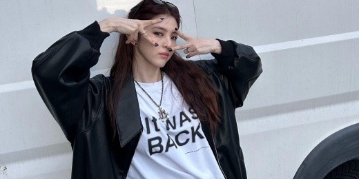 한소희, 정국 MV 촬영 비하인드… 완성형 비주얼 ‘역시 대세’ | bnt뉴스