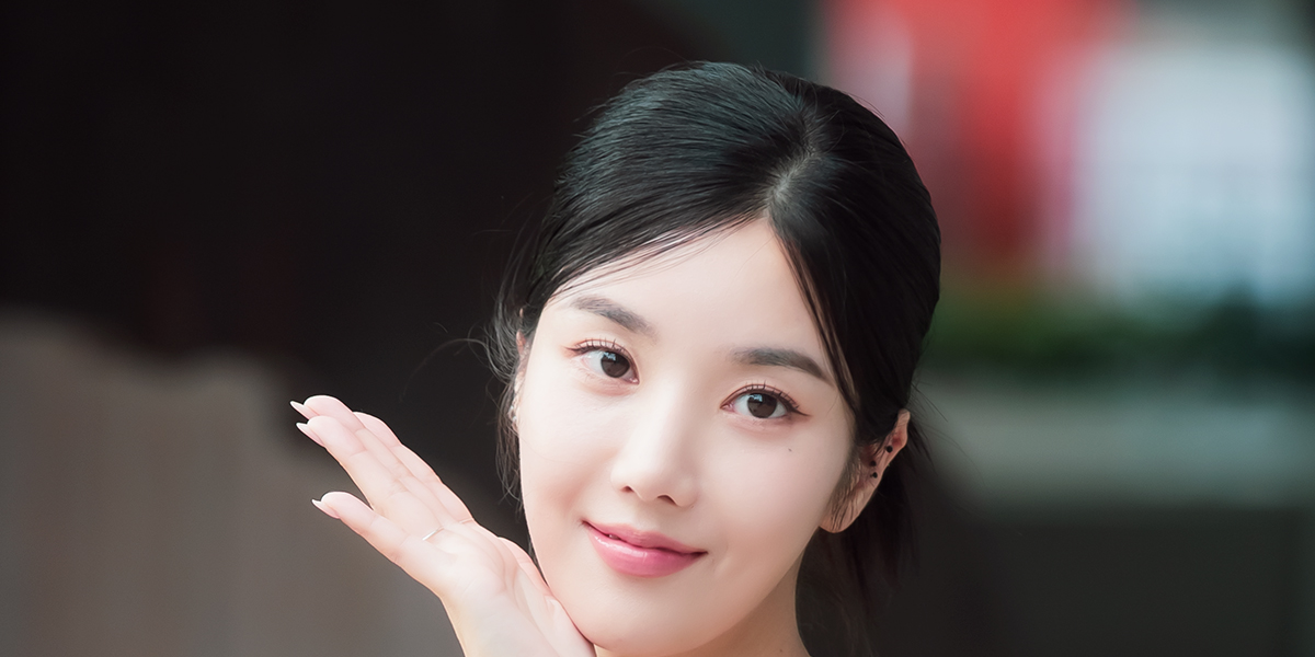 [bnt포토] 권은비 '은혜로운 왕비가 될 자의 꽃받침' | bnt뉴스