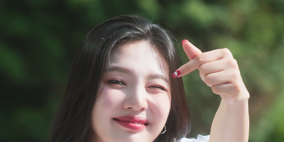 [bnt포토] 레드벨벳 조이 '한여름날 햇살보다 강렬한 하트' | bnt뉴스