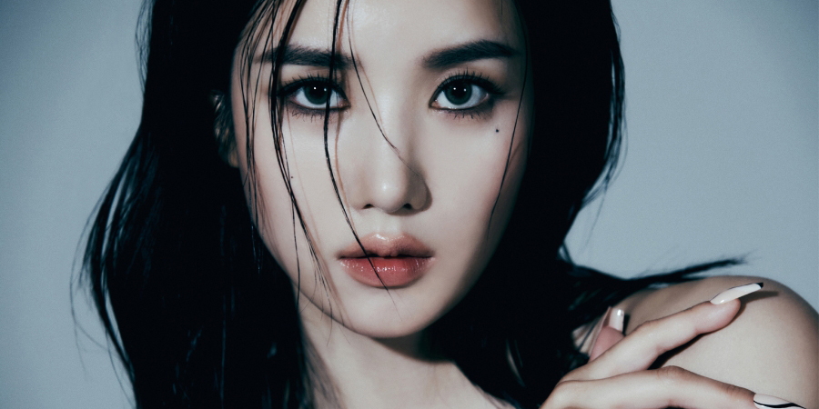 권은비, 치명적 매혹美 넘치는 ‘The Flash’ 콘셉트 포토 공개 | bnt뉴스