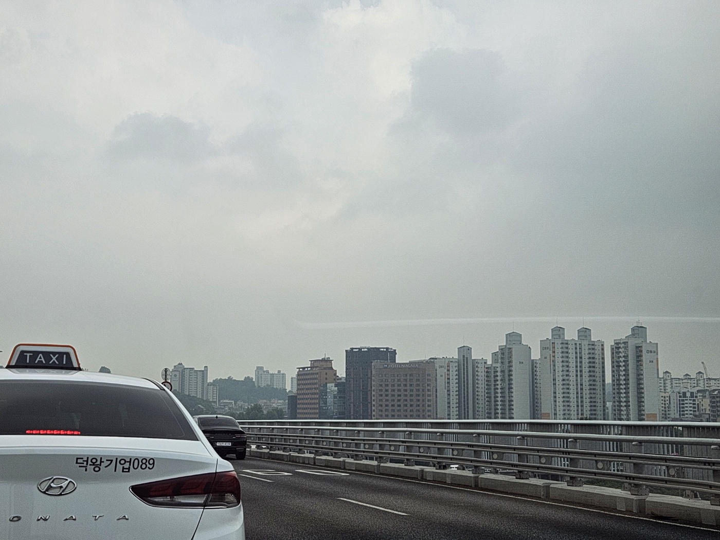 내일날씨, 수도권 중심 시간당 30~60mm 강한 소나기... 곳곳 흐리고 비 | bnt뉴스