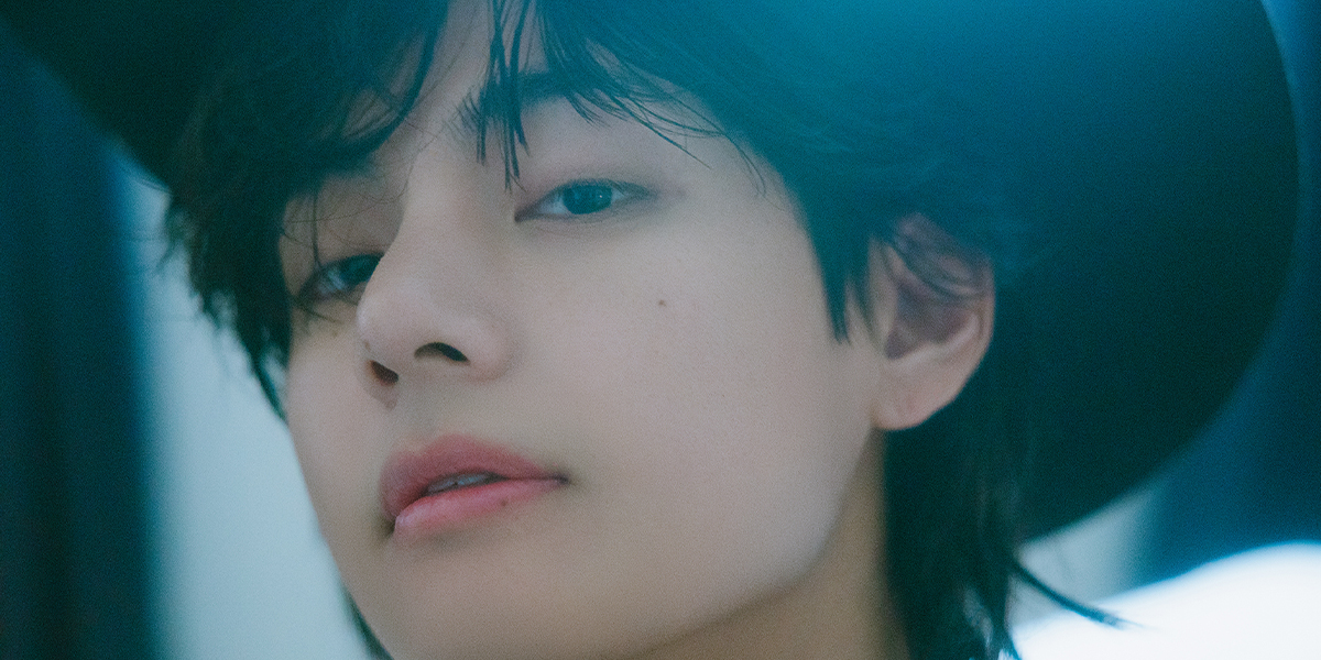 BTS 뷔, 첫 솔로 앨범 수록곡 ‘블루’ MV 티저 공개 | bnt뉴스