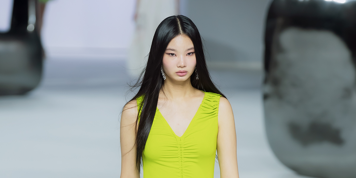 [bnt포토] 모델 예리 '그린의 차분함'(두칸 패션쇼) | bnt뉴스