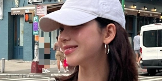 에스파 카리나, 모자 커 보이는 착시 효과… ‘소두 인증’ | bnt뉴스