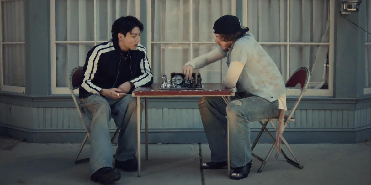 BTS 정국, 새 싱글 ‘3D’ MV 티저 공개... 잭 할로우와 연기 호흡! | bnt뉴스