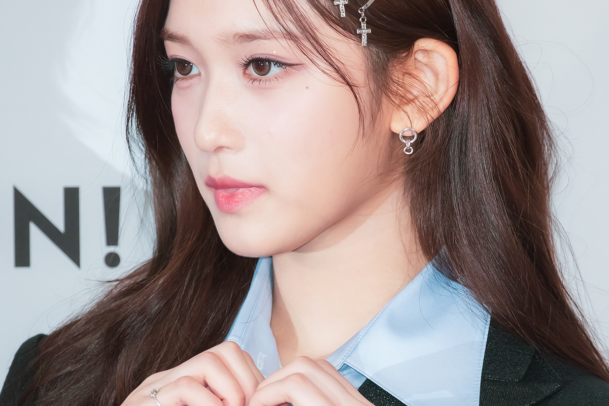 [포토] 아이브 이서 '기습적이어서 더 러블리한 메롱' | bnt뉴스