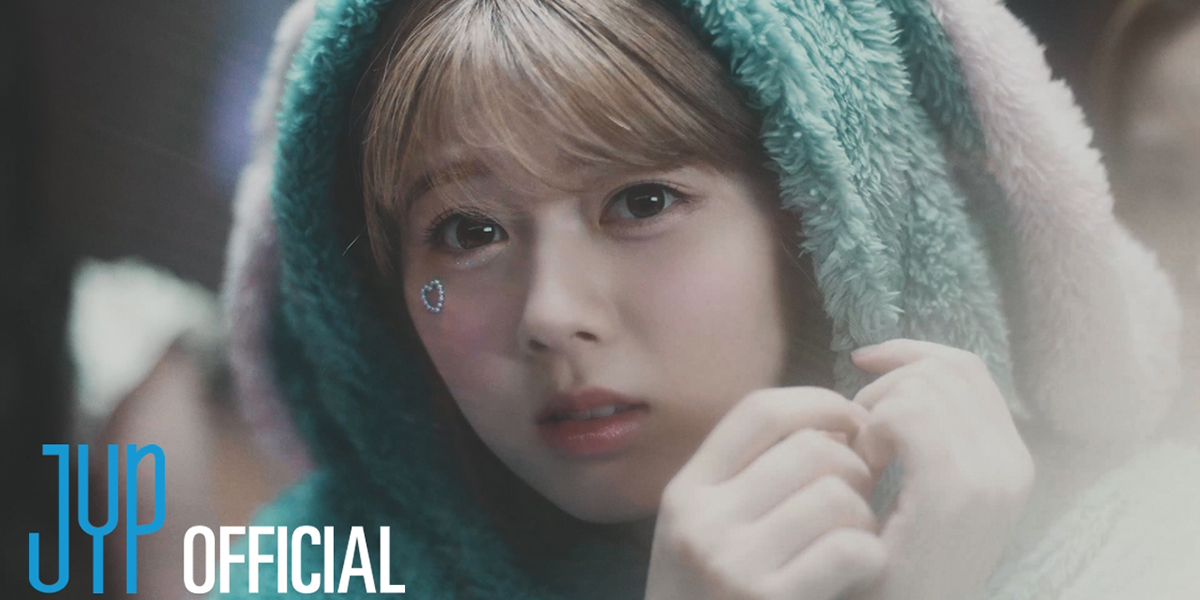 JYP 걸그룹 니쥬, 신곡 ‘Lucky Star’ 트랙 비디오 티저... ‘아홉 소녀 파자마 파티’ | bnt뉴스