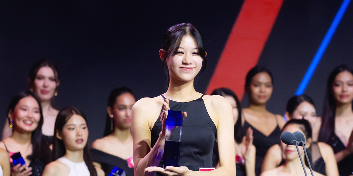 [포토] 모델 wang yijie '징치상 수상자의 미소'(아시아모델페스티벌) | bnt뉴스