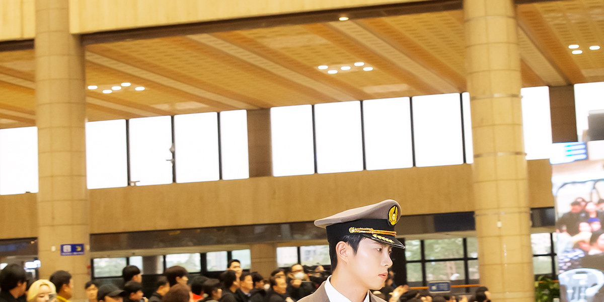 [포토] '제복의 스타일리시함'(K365패션쇼) | bnt뉴스