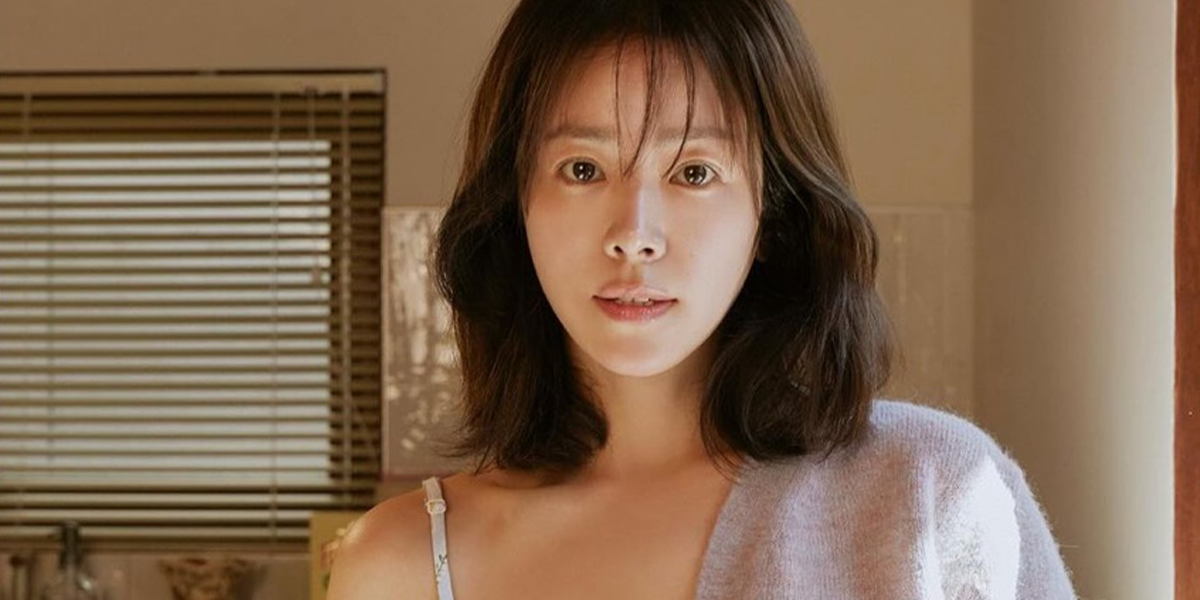 한지민, 이런 파격 노출 처음 보네.. 청순·섹시美 자랑 | bnt뉴스