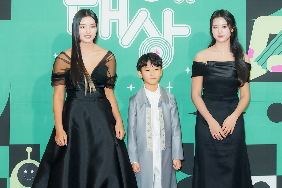 [포토] 재아-시안-재시 'KBS 연예대상 시상하러 왔어요' | bnt뉴스