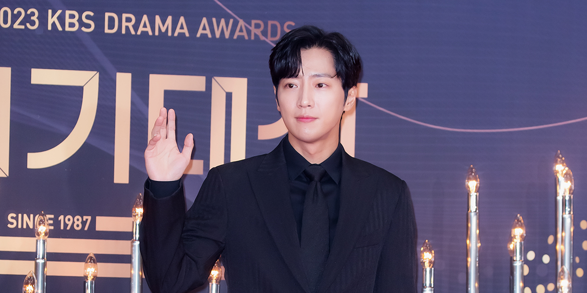 [포토] 이상엽 '인사하는 새신랑'(kbs연기대상) | bnt뉴스