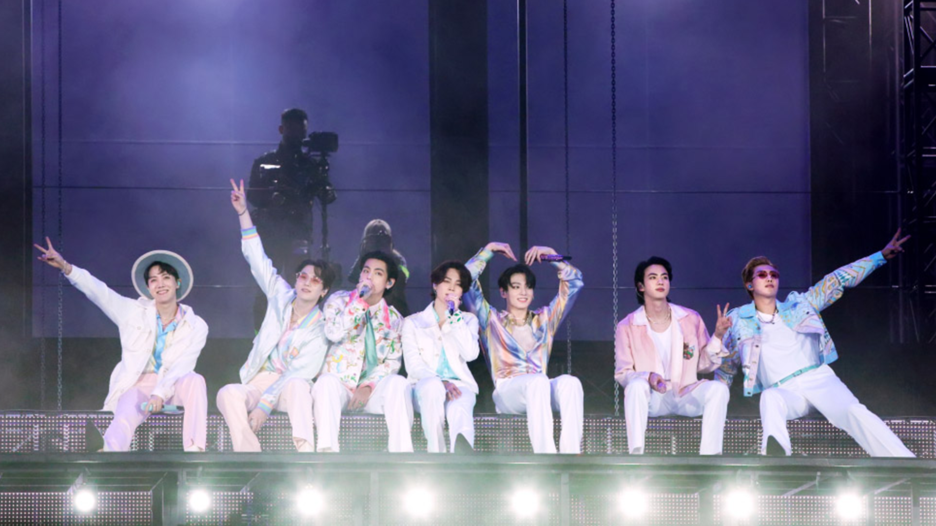 BTS ‘모뉴먼츠’, 다음 챕터로 가는 클라이맥스 “오래 같이하고 싶어” | bnt뉴스