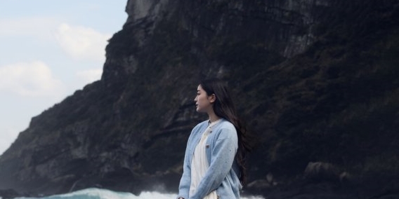 위나 원이, 첫 솔로 ‘Time after Time’ 발매... ’매력적인 보이스, 제주도 풍경 담은 뮤비’ | bnt뉴스