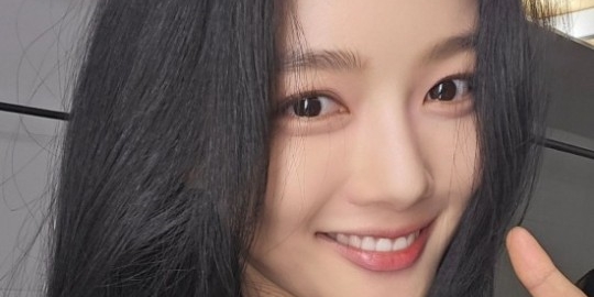 김유정, 갈수록 분위기까지 더해지는 미모 자랑 | bnt뉴스