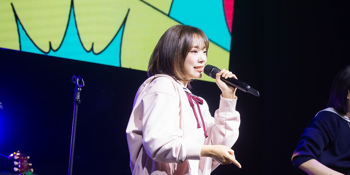 [포토] QWER 시연 '흥겹게' | bnt뉴스