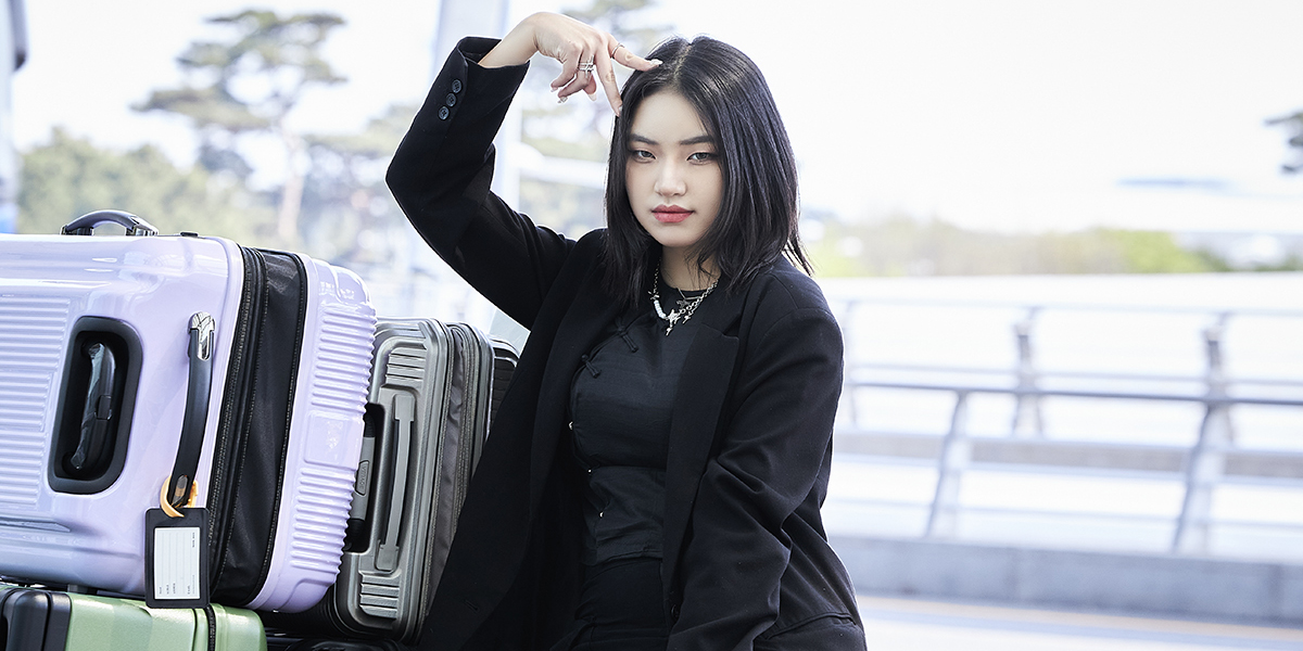 [포토] 정지수, MZ의 공항 퍼포먼스 | bnt뉴스