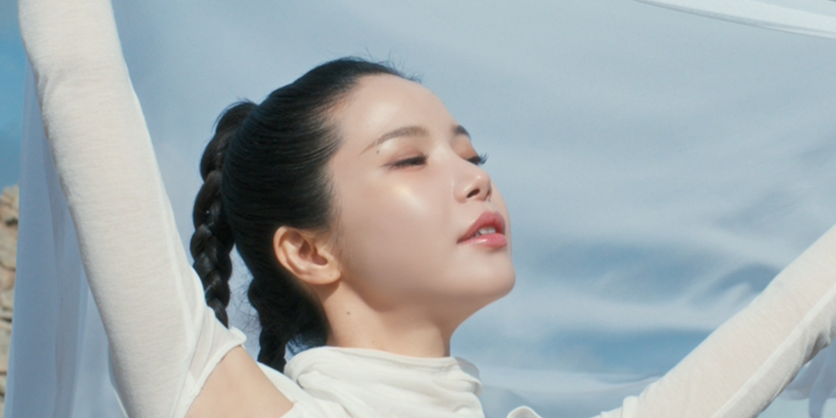 마마무 솔라, 록밴드 보컬 변신… 솔로 신곡 ‘But I’ MV 티저 공개 | bnt뉴스